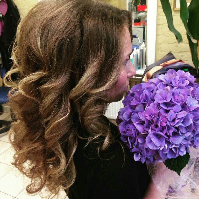 Loose Curls For Medium Hair: How to Curl Medium Length Hair - LadyLife