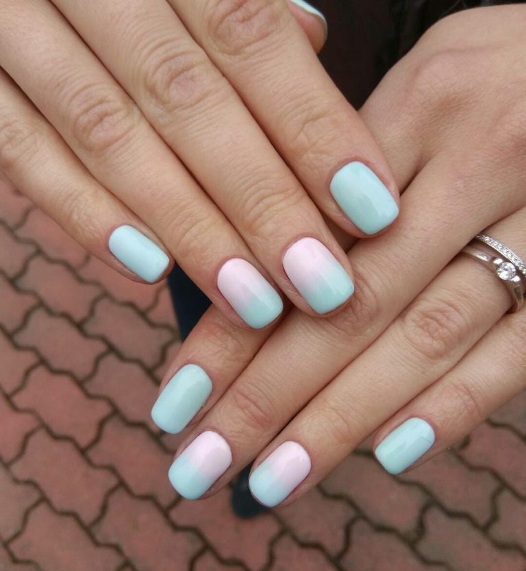 Gradient Nails Art Tutorial: How to Do Gradient Glitter Nails - LadyLife