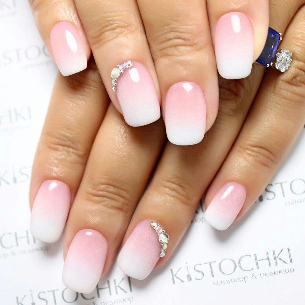 Gradient Nails Art Tutorial: How to Do Gradient Glitter Nails - LadyLife