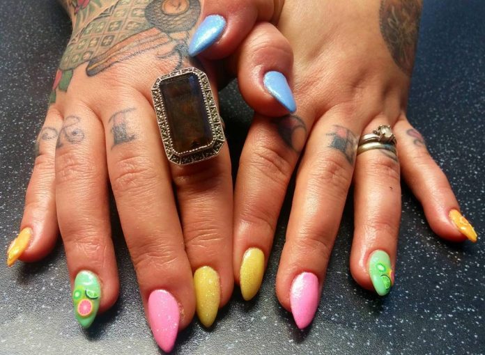 Multi Coloured Nails: New Trend and Best Designs - LadyLife