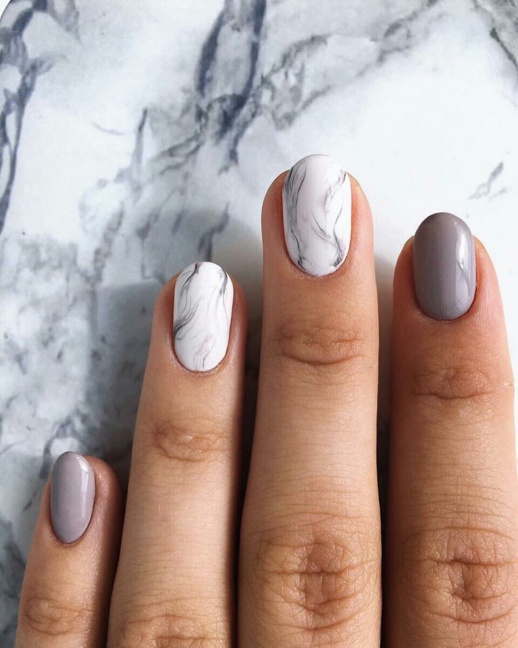 Water Nail Art: How to Do Water Marble Nail Art - LadyLife