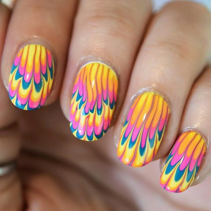 Water Nail Art: How to Do Water Marble Nail Art - LadyLife