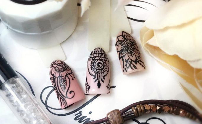 How To Apply Henna On Nails: Great Design With Tutorial - LadyLife