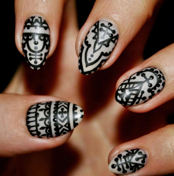 How To Apply Henna On Nails: Great Design With Tutorial - LadyLife