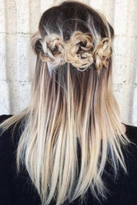 18 Best Rose Hairstyles Ideas for Long Hair [with Tutorial] - LadyLife