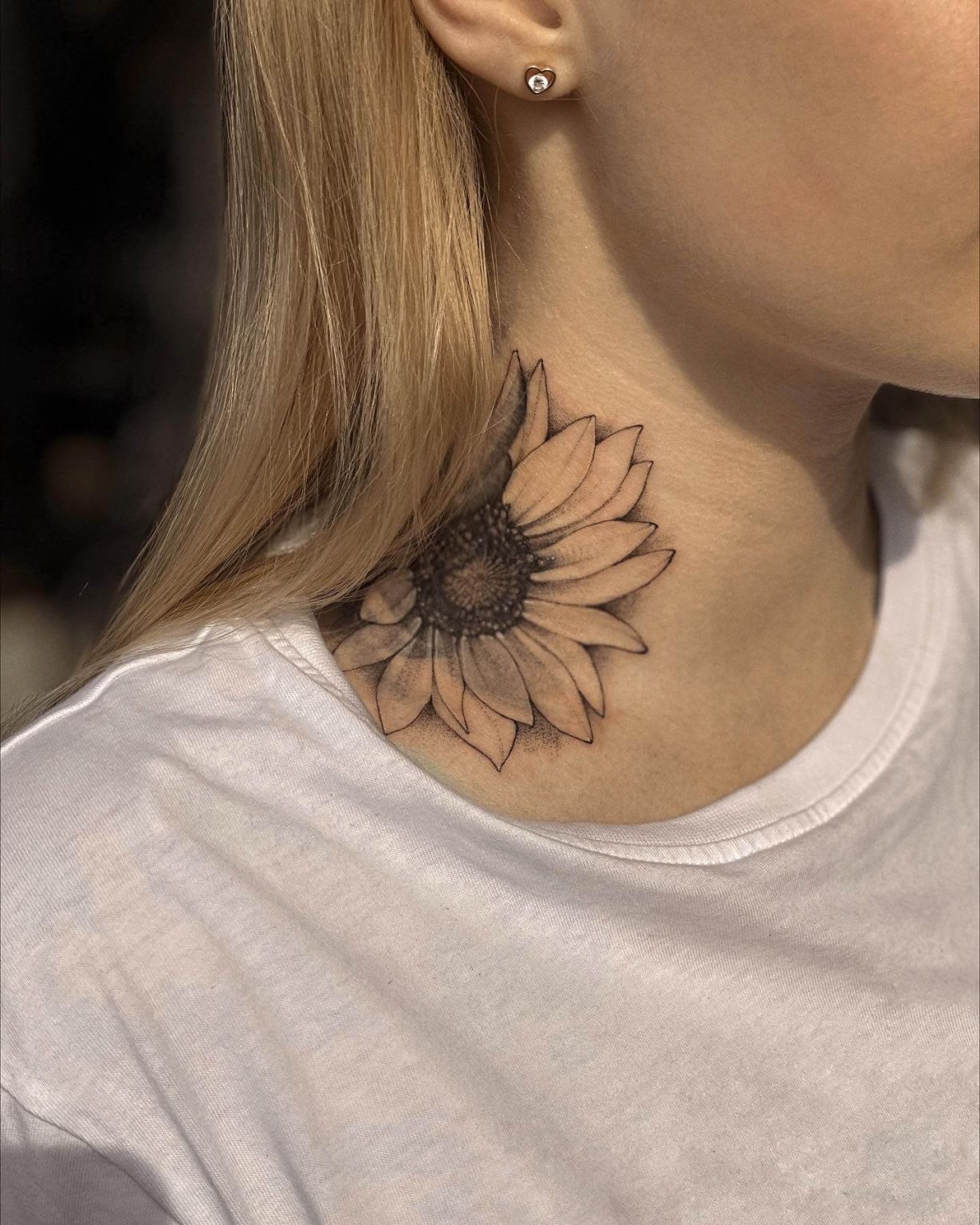 Neck Tattoos for Women: 110+ Best Design Ideas for Females - LadyLife