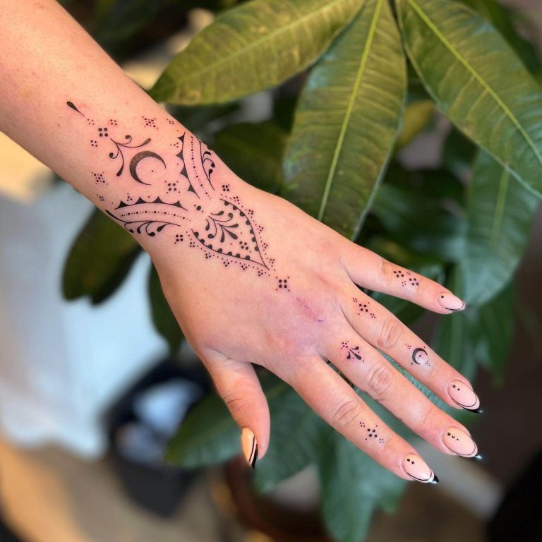 Finger Tattoos for Women: 130+ Best & Cute Design Ideas - LadyLife