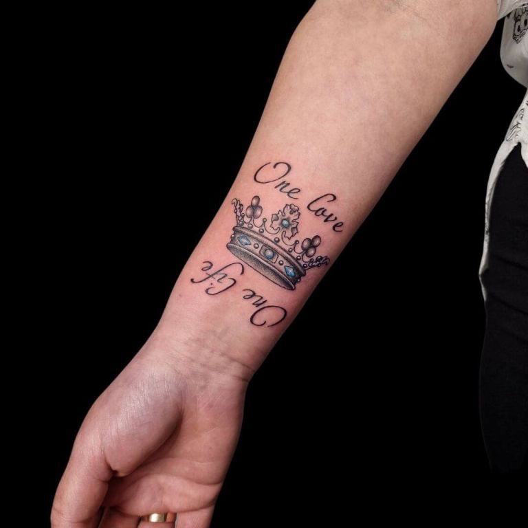 Hand Tattoos for Women: 80+ Best Designs Ideas for 2023 - LadyLife