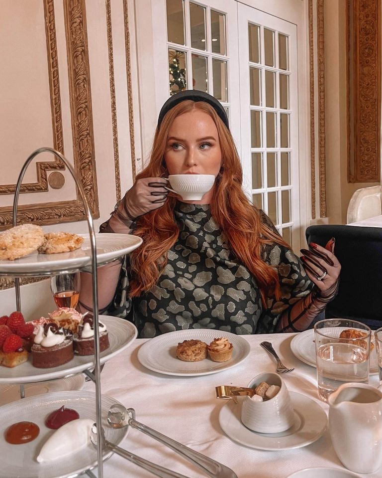 Tea Party Outfits: Top 50+ Ideas to Wear to a Tea Party - LadyLife